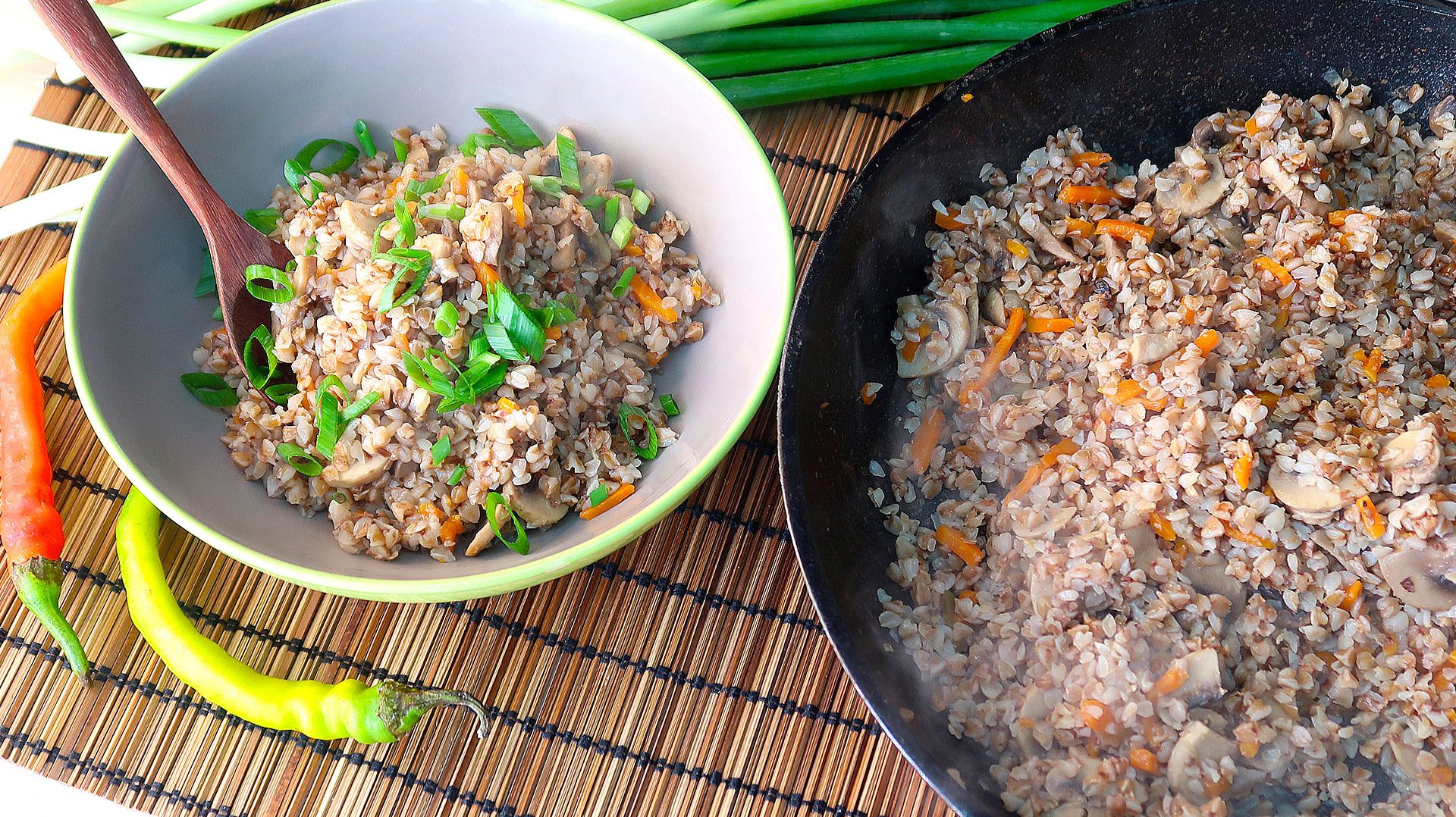 Гречка с овощами и грибами на сковороде. Просто и очень вкусно.