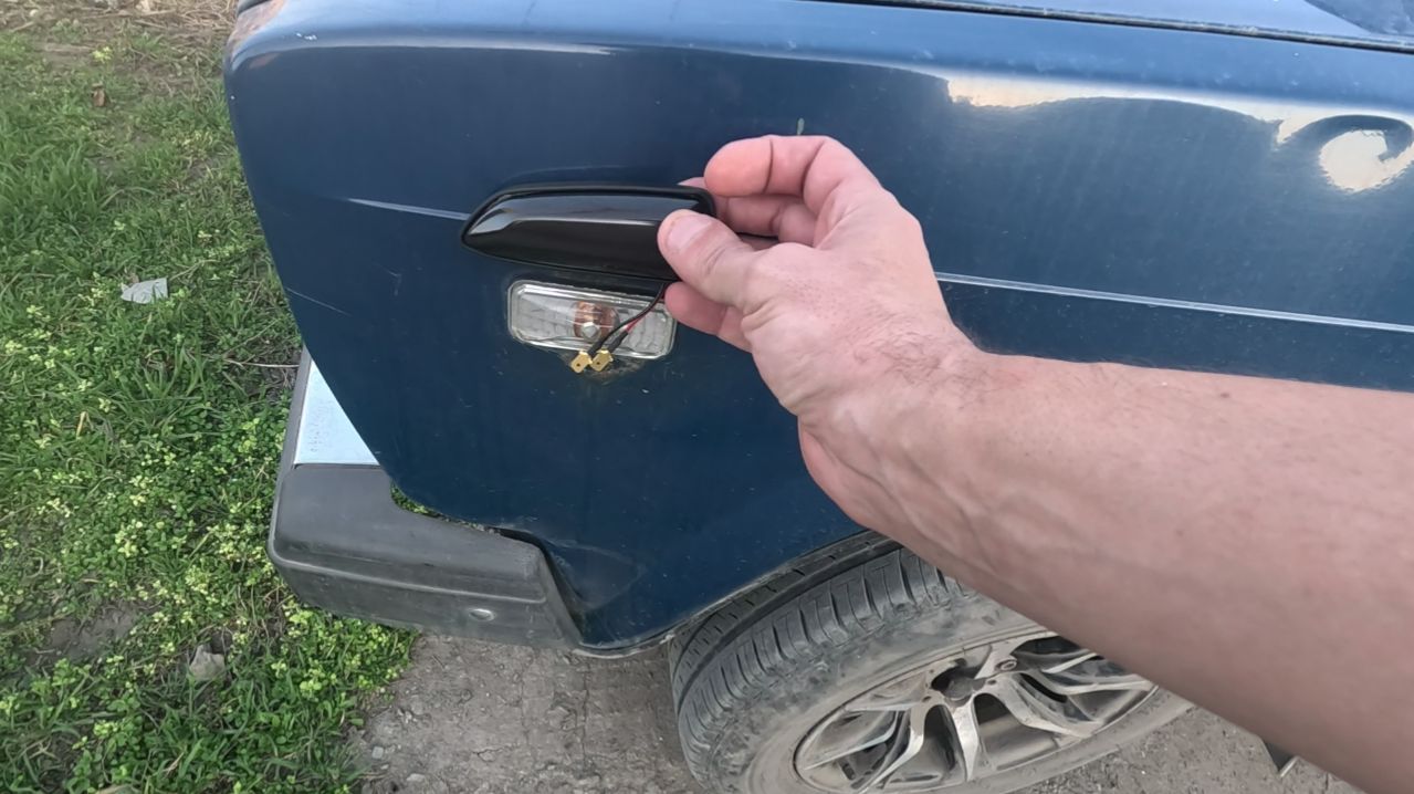 Новый вид повторителя поворотника на ВАЗ . Я в восторге.