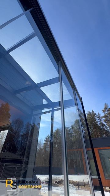 Загородное остекление террасы безрамной системой MIRO