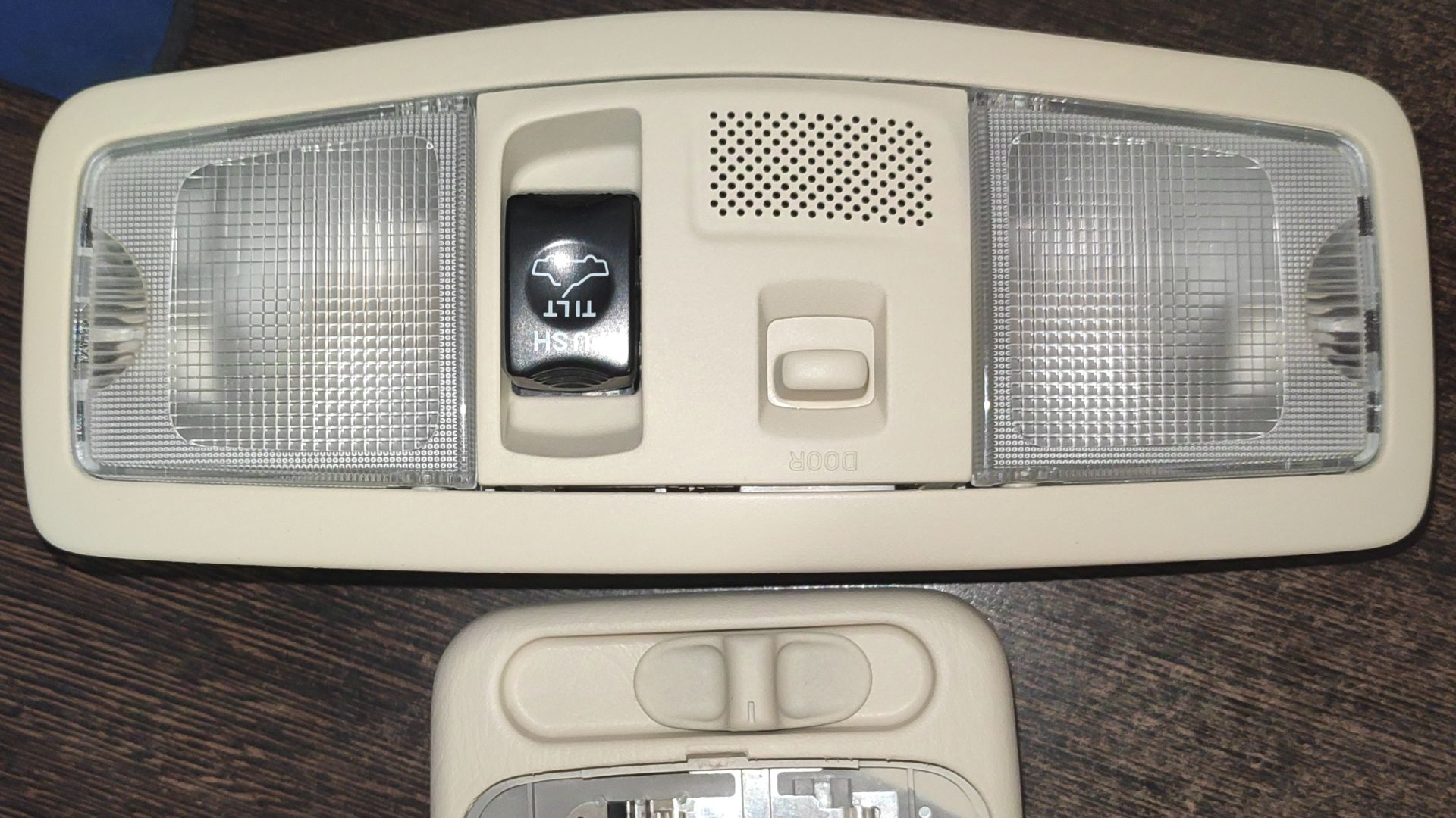 Плафон Outlander'а, снято плохо