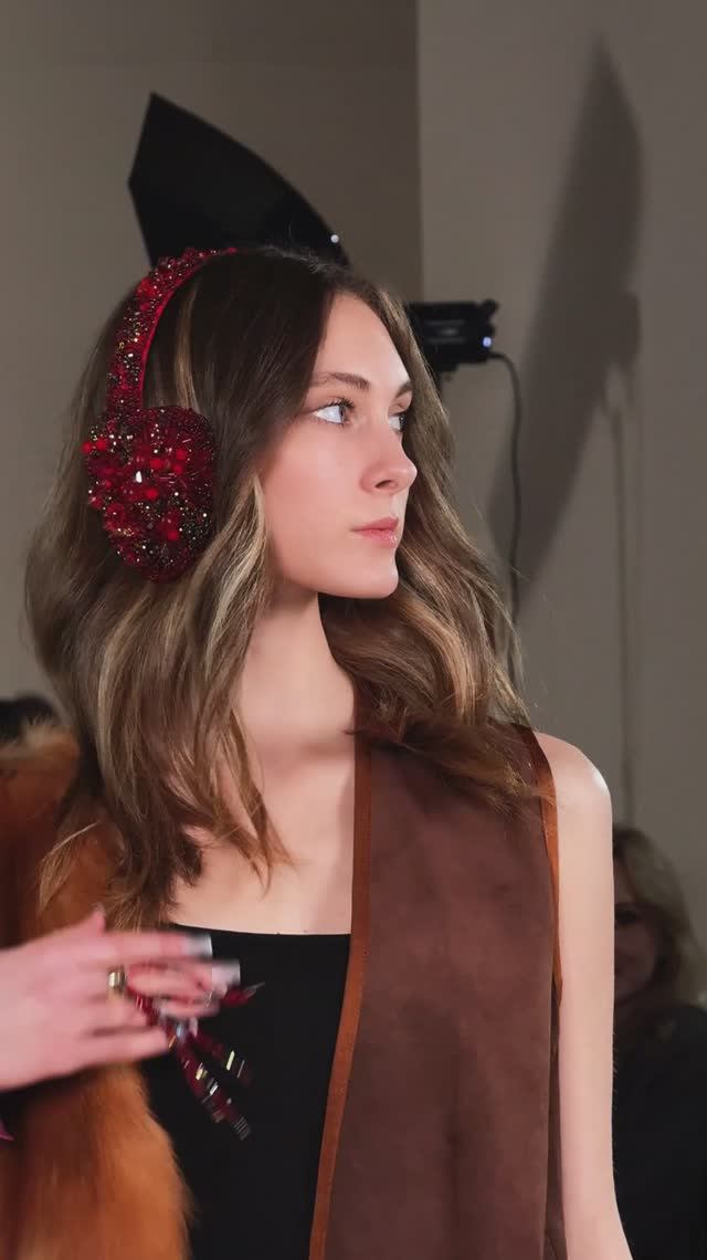 Блистательная Алиса — сразу в дамки! Королева красных сердец #fashion #модныепоказы #модель