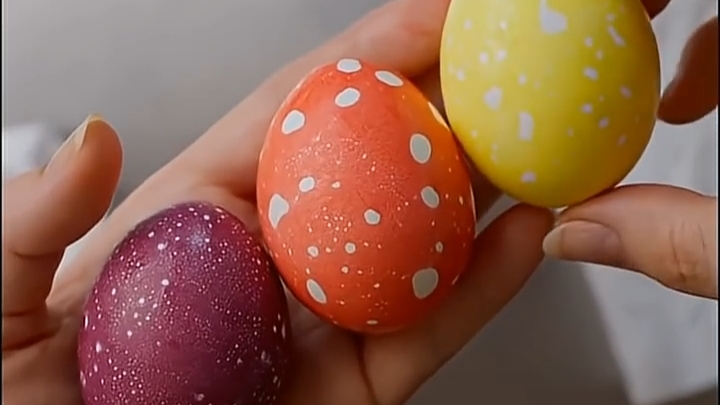 Тот самый трендовый способ окрашивания ЯИЦ...🥚💯
