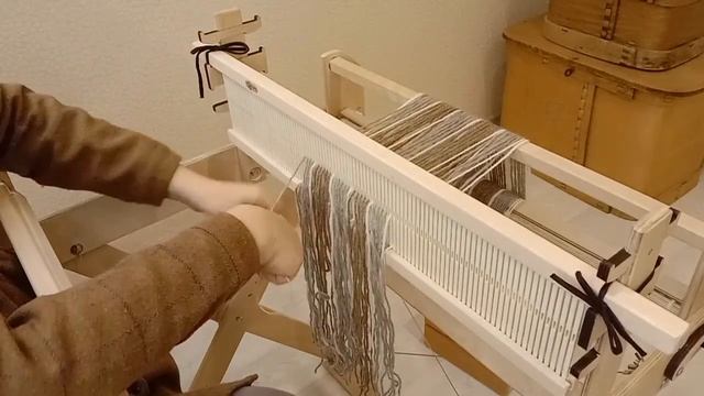Заправка и работа на станке Ткачество