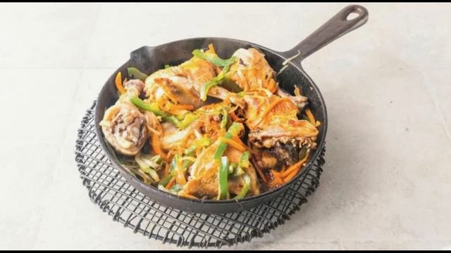 КУРИЦА НА СКОВОРОДЕ ПО АБХАЗСКИ