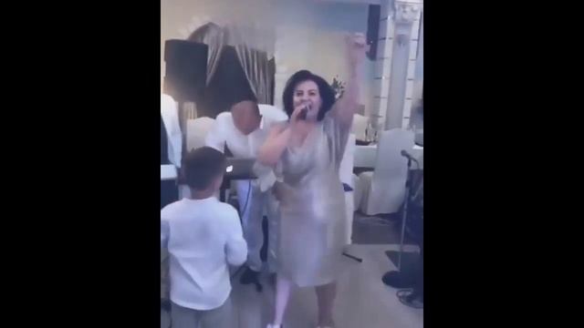 ЛУЧШАЯ ПЕВИЦА НА НАШЕЙ СВАДЬБЕ )))))) 😂😂