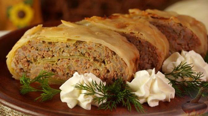 РУЛЕТ ИЗ КАПУСТЫ С ФАРШЕМ И РИСОМ