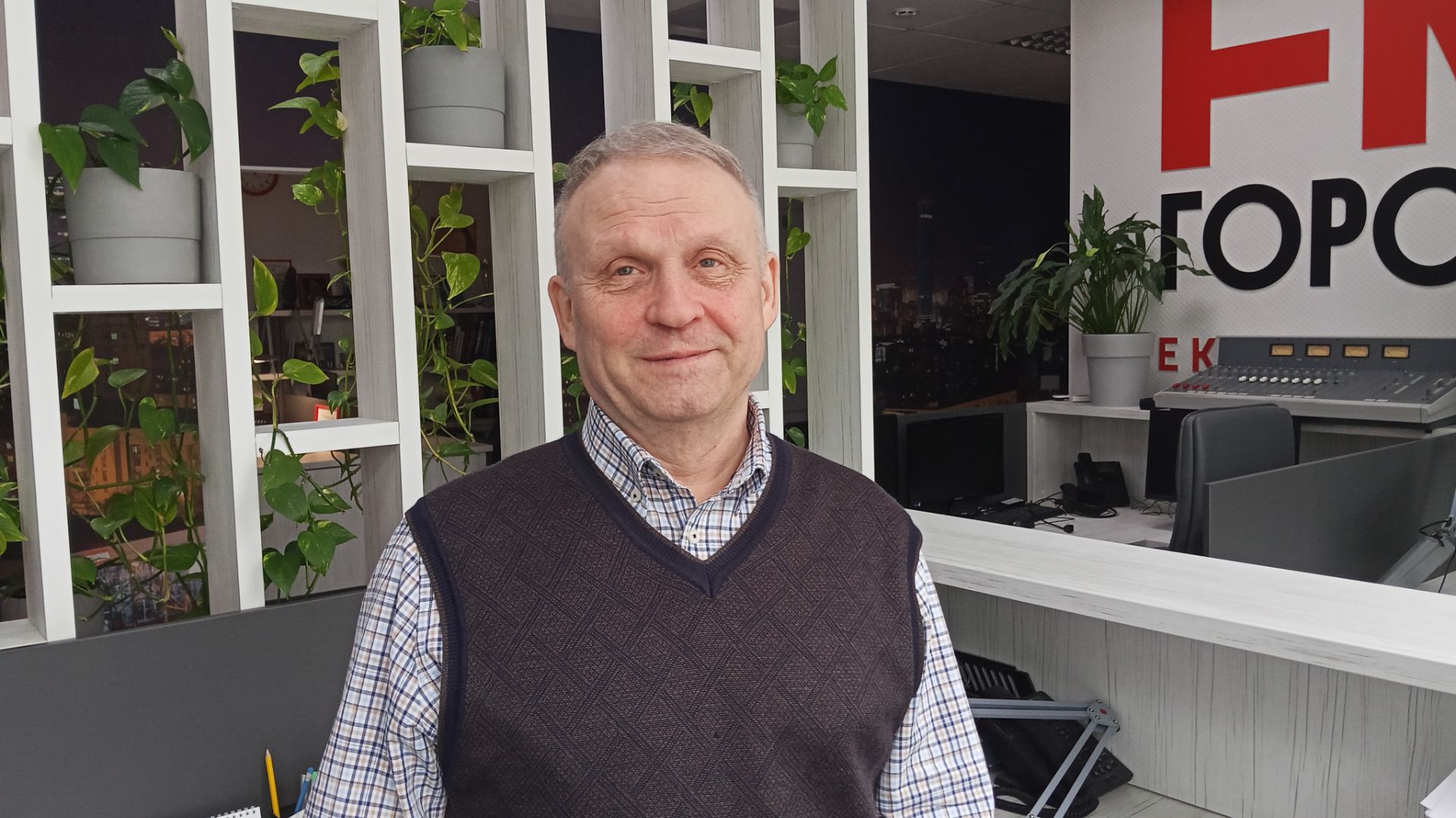 Александр Гноевых: «Выходит шикарно одетый конферансье и объявляет: «Музыка и слова Ленин Маккарт...