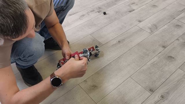 Как поменять резину на водосборной балке поломоечной машины Wellland S3