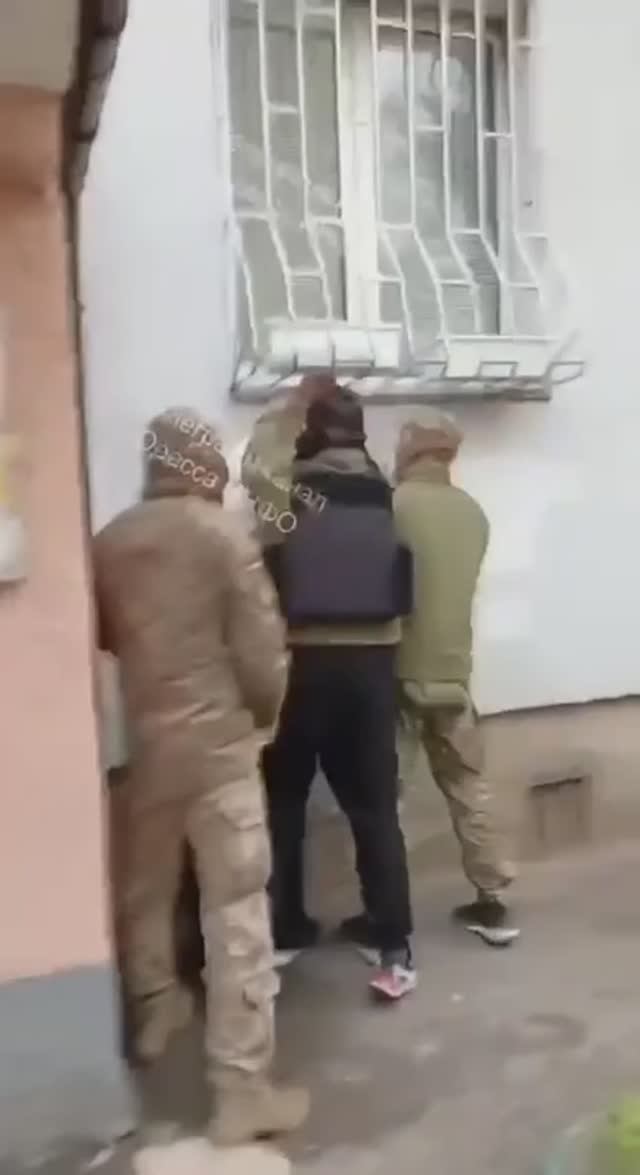 Начало истории - У малыша похитили папочку 👶