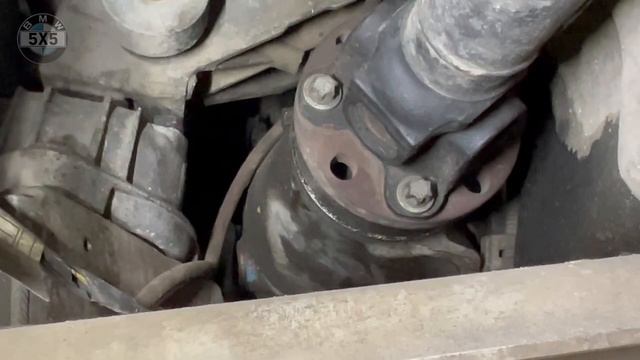 Льется сальник 🤔 когда менять - стадия. До кучи гул/вибрация редуктора 2.47, фланец съело #bmw #f10