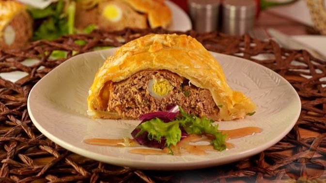 МЯСНОЙ РУЛЕТ С ЯЙЦАМИ В СЛОЁНОМ ТЕСТЕ