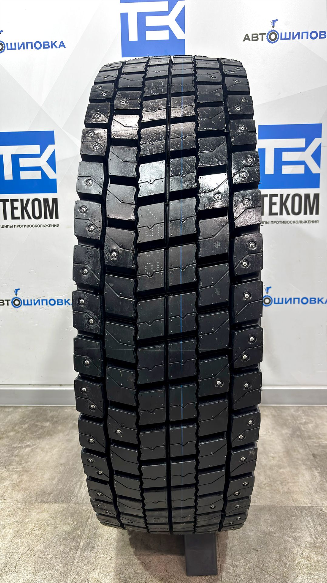 Ошиповка шины для автобусов BLACKHAWK BDR75