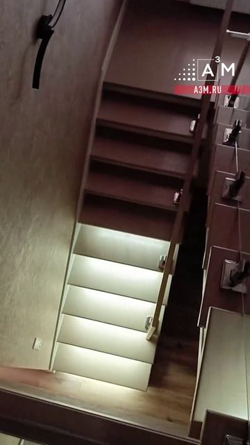 Автоматическая подсветка лестницы A³M — честный видеоотзыв, как работает в реальности