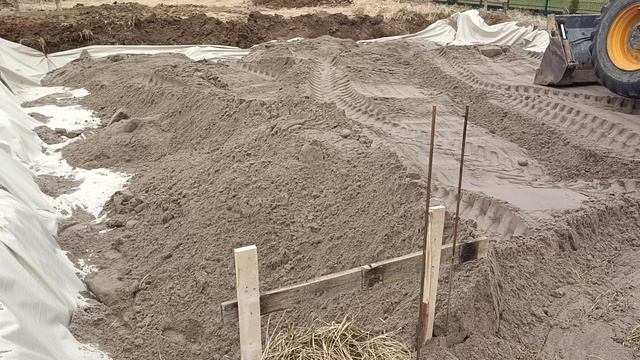 Подготовка к заливке плитного фундаменте 400 мм в п. Заозерье по проекту «Богатырь», 2 этажа 174 м2