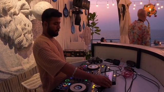 Микс Deep House - Саксофонист Syntheticsax & Dj Akash- Purple Martini  живой звук золотовой саксофон