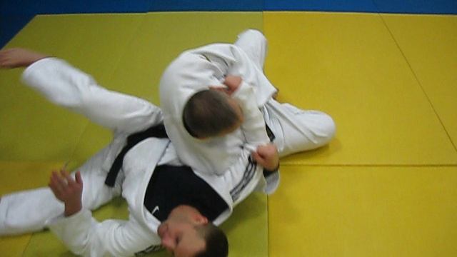 2017 год. Про разные направления при броске через плечо с колен от Сергея Петрова.