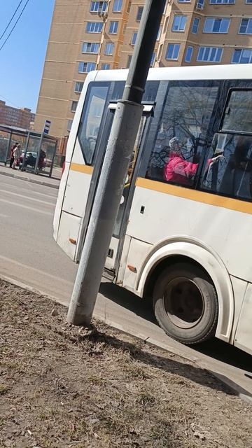 Паз Вектор Некст на 11 маршруте в г.Звенигород прибывает к остановке Кв.Маяковского