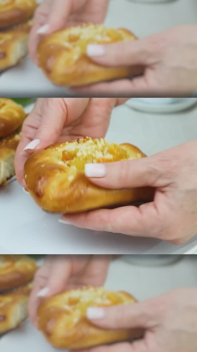 Нежные воздушные булочки с тыквой и яблоками