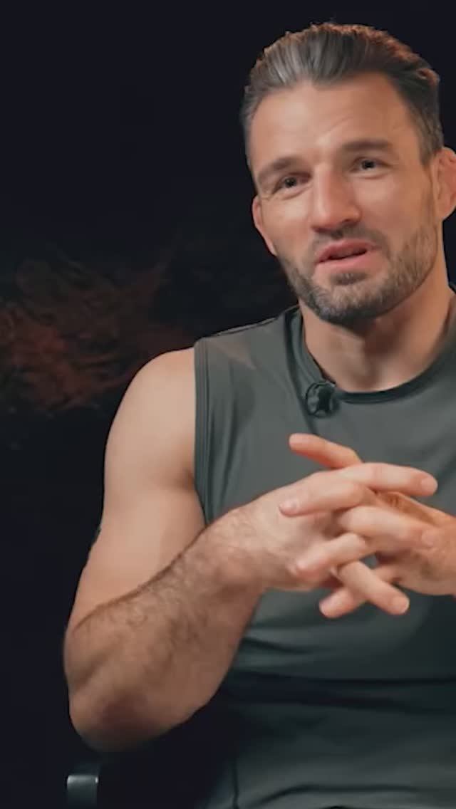 Новый рекорд : Леонид сделал 1200 скручиваний без остановки!