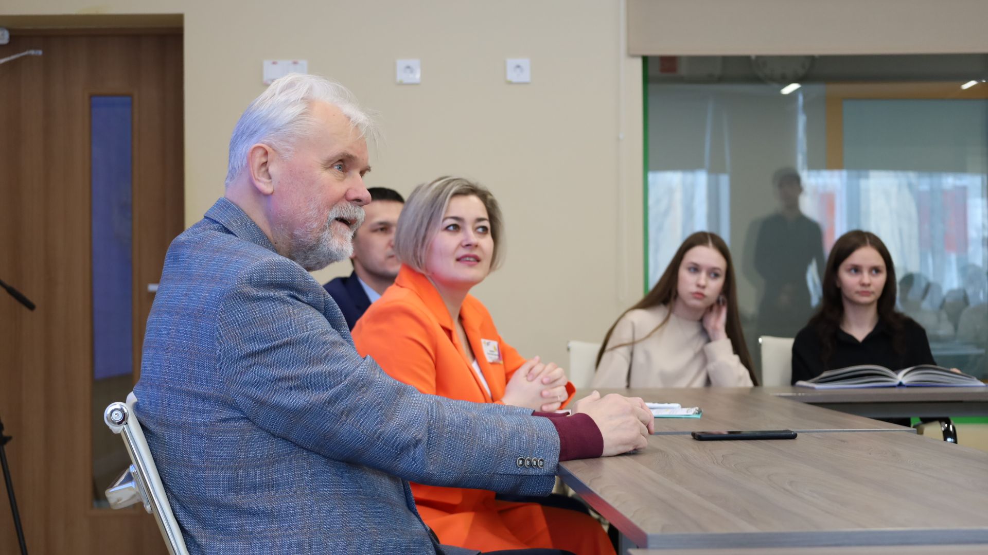 Встреча первого мэра со школьниками