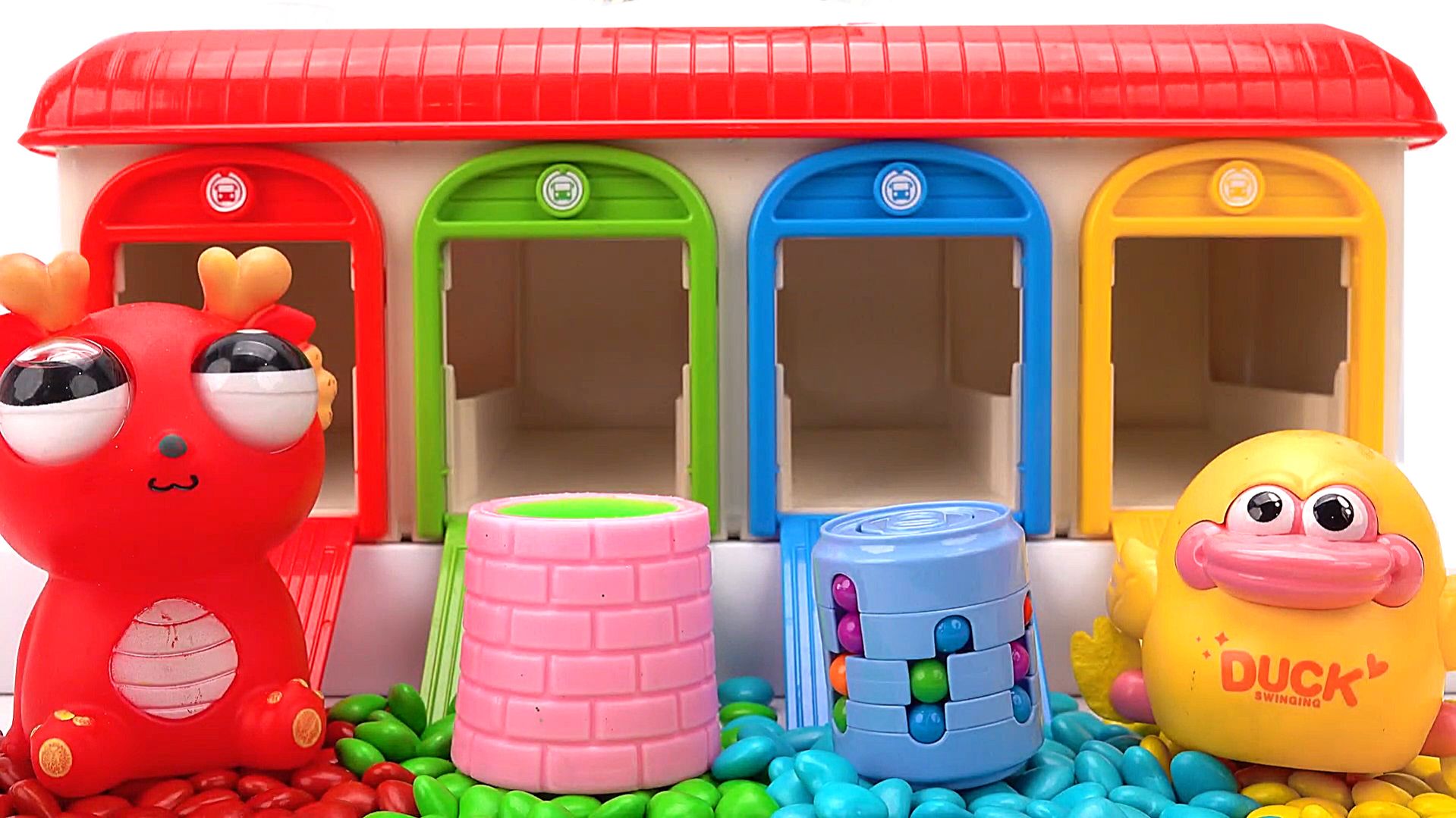 Цветной гараж и игрушки антистресс. Мультики залипательные. Для детей. Для малышей мультики