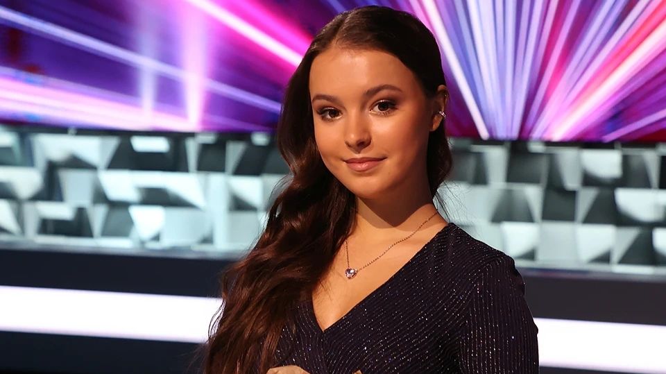 Тортик для Ани Щербаковой, робот для Оксаны Самойловой, и удача для Арины Соболенко.