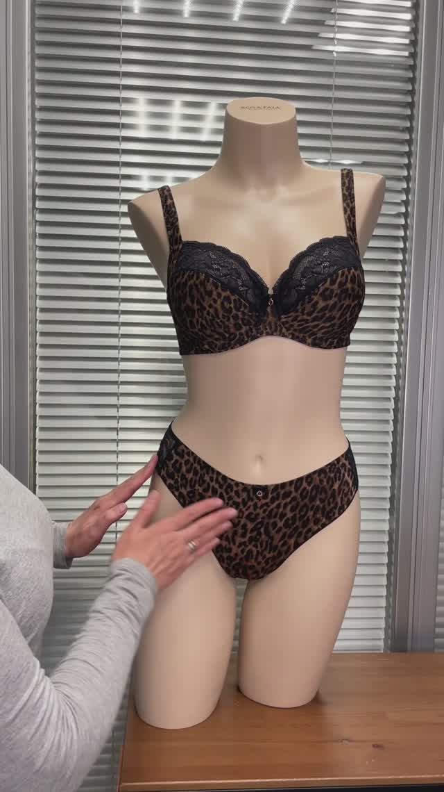 Liz 1912.781 by Rosa Faia