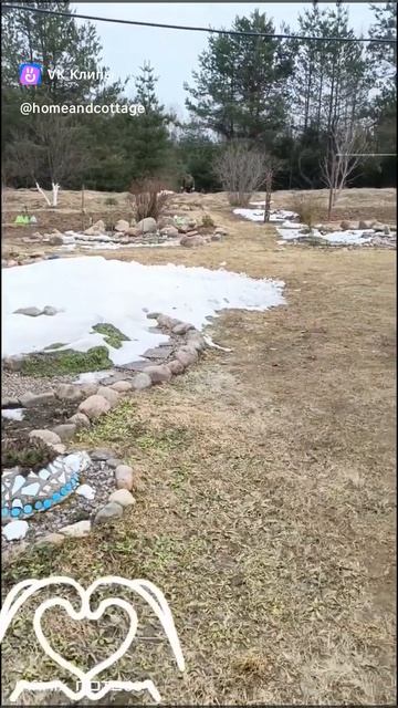 Последний снег в саду