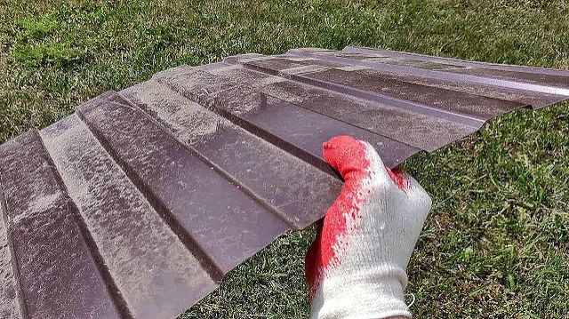 Отличная идея из обрезка профлиста! Не спеши его выбрасывать