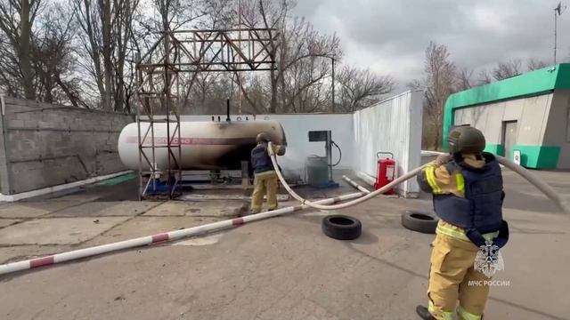 Горловские огнеборцы потушили пожар из-за атаки беспилотника