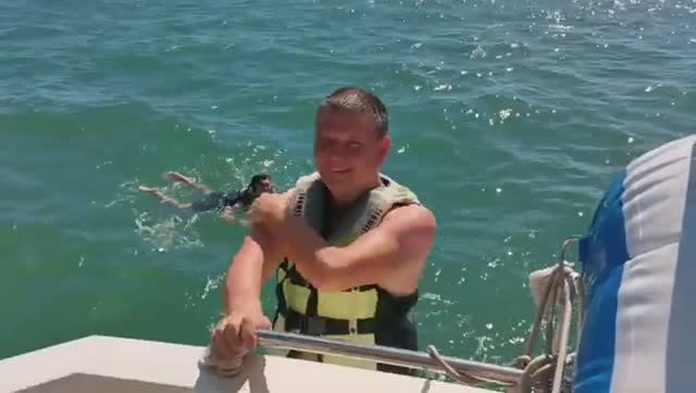 Бухта Дадунхай ПРОГУЛКА НА ЯХТЕ