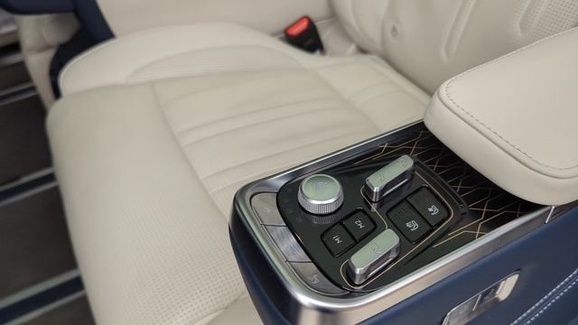 Zeekr 009 Electric Luxury Minivan