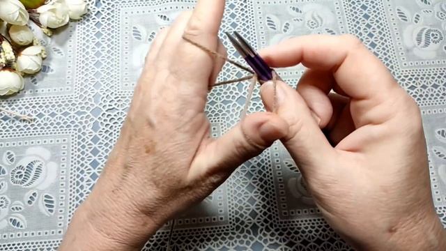 Вяжем свитер спицами простым узором