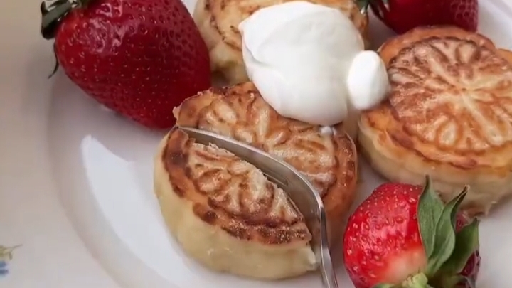 Рецепт СЫРНИКОВ из рикотты...🫓🍓🤍😋