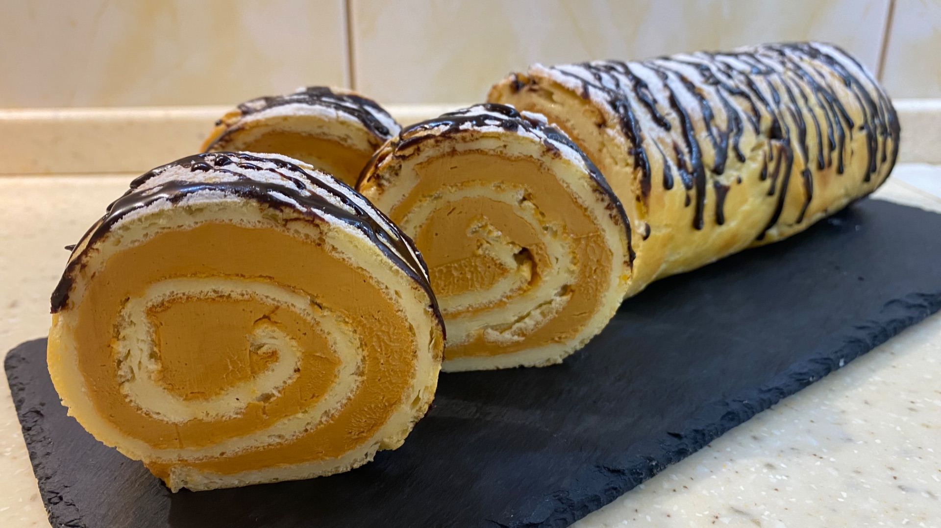 Рулет эклер