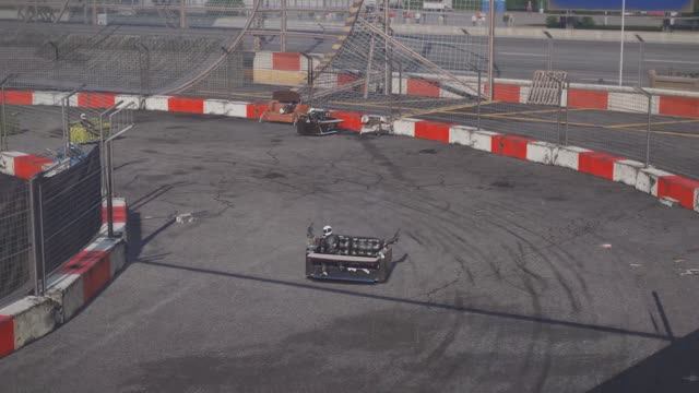 Wreckfast - Гонка на диванах