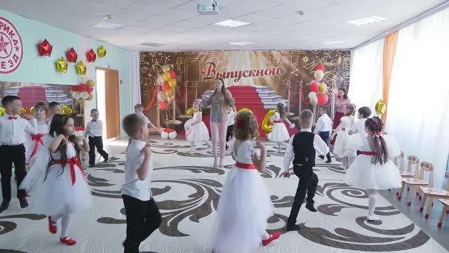 Весёлая зарядка. Номер на выпускном в детском саду