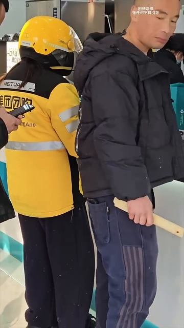 Сегодняшний чай с молоком немного горчит.