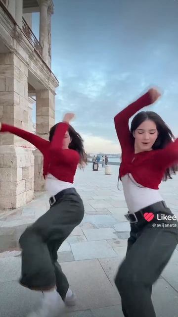 Как вам песня "делай как я"?