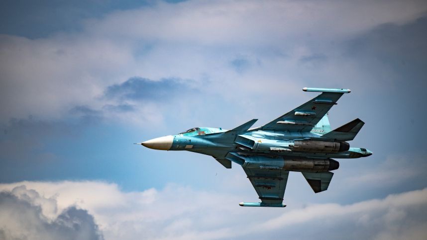 Истребитель Су-34 нанес удар по личному составу ВСУ. Лучшее видео из зоны СВО