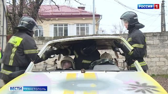 В Севастополе прошли соревнования среди сотрудников МЧС