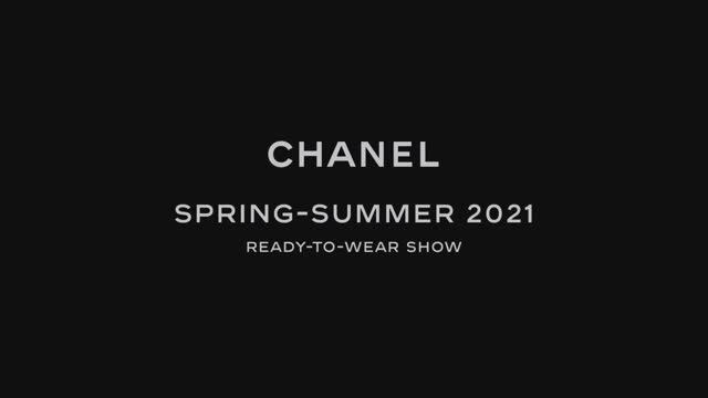 Показ коллекции Chanel весна-лето 2021