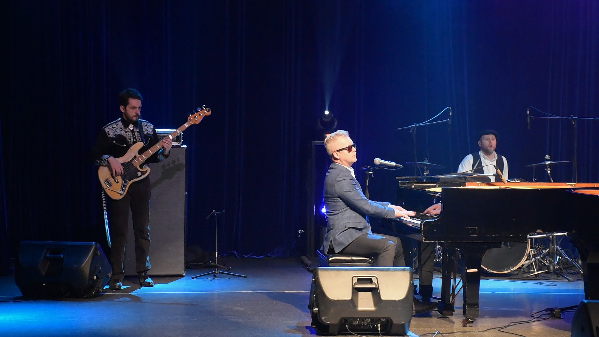 Денис Мажуков - Мама всё в порядке всё хорошо