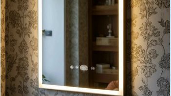 Как повесить и подключить сенсорное зеркало?