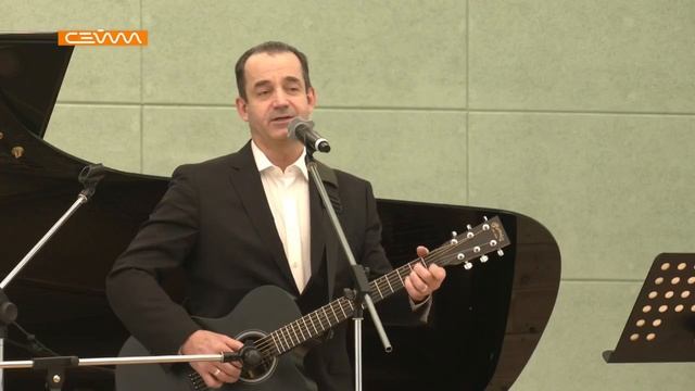 СМИ о нас: Дмитрий Певцов сыграл на гитаре для курян. 30 марта 2026г