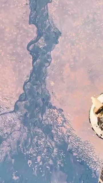 «Цветок среди песков»: космонавт Олег Артемьев показал дельту Волги с борта МКС