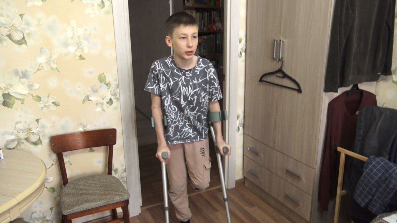 Грифер сломал ногу в школе - вырезанное