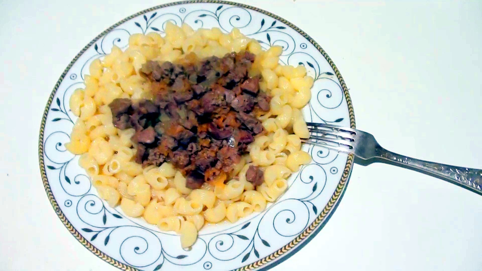 Куриная печень тушеная с овощами и подливкой - рецепт