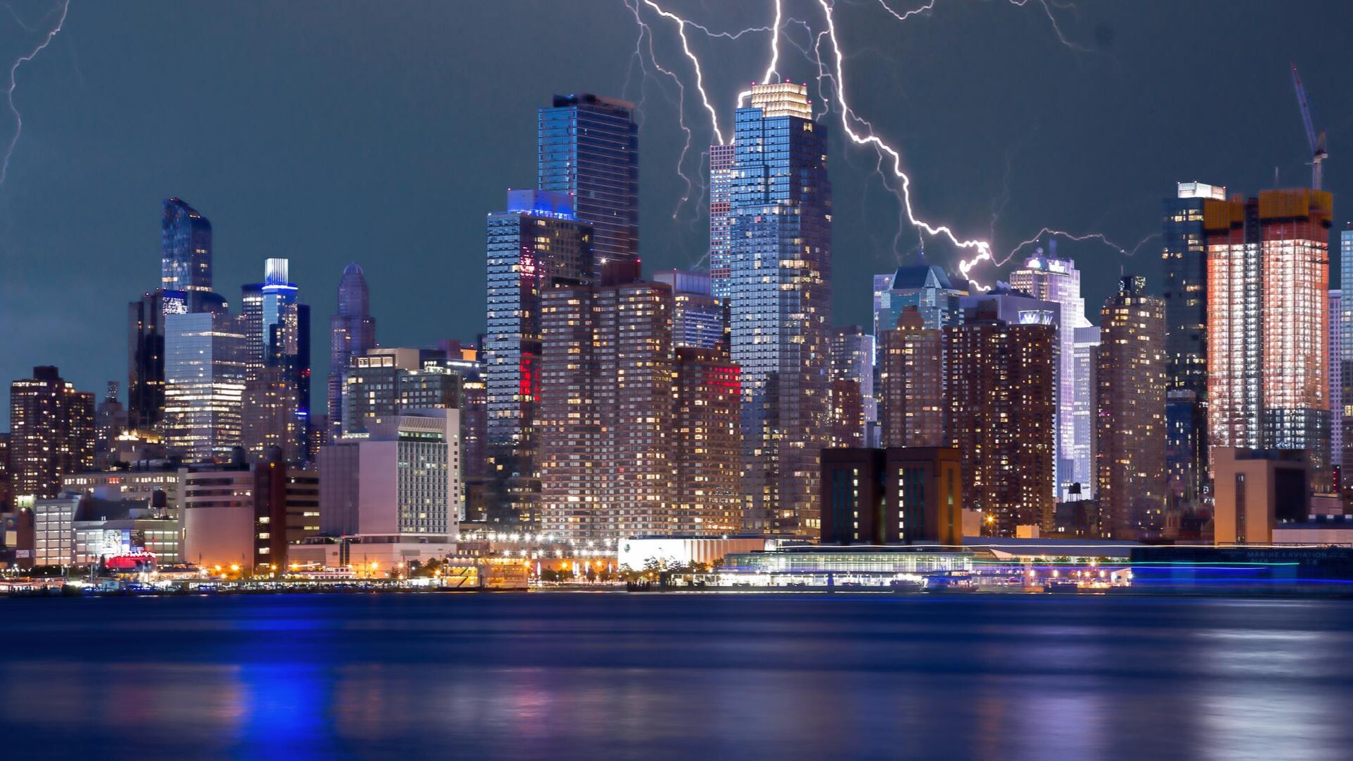 Геймер под грозой