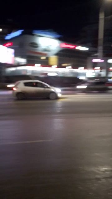 Обожаю вечерний город с фонарями. #Омск